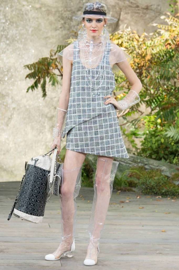 How Many Bags Can Your Wear at One Time? - PurseBop