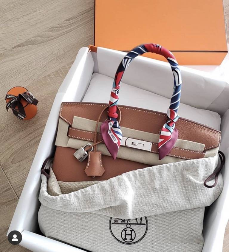 Follow our tips that will help you buy your very first Birkin or Kelly Bag.