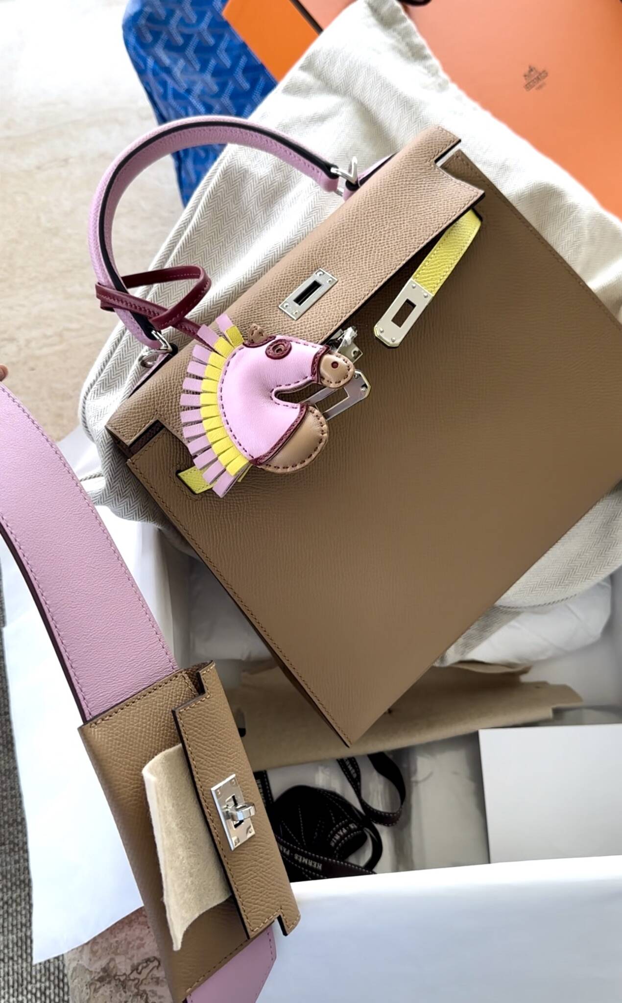 Tips for Traveling Internationally with Valuable Bags - PurseBop