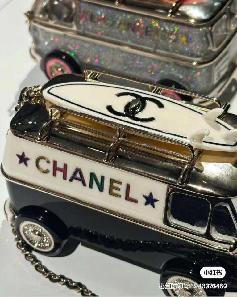 Chanel’s Marvelous Minaudières: Exploring the Miniature Masterpieces ...