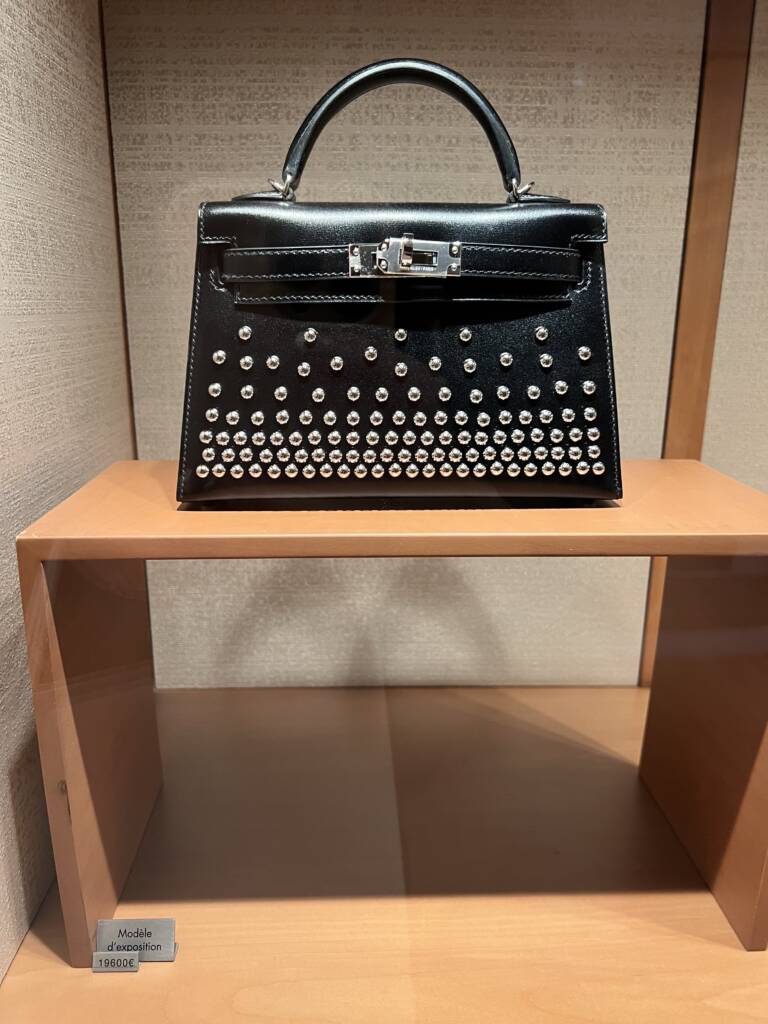 Experience Shopping in Paris with Live Diary Updates - PurseBop
