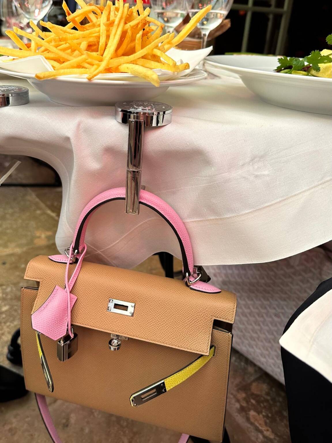 Fashionably Secure: Safeguarding Your Handbag in the City - PurseBop