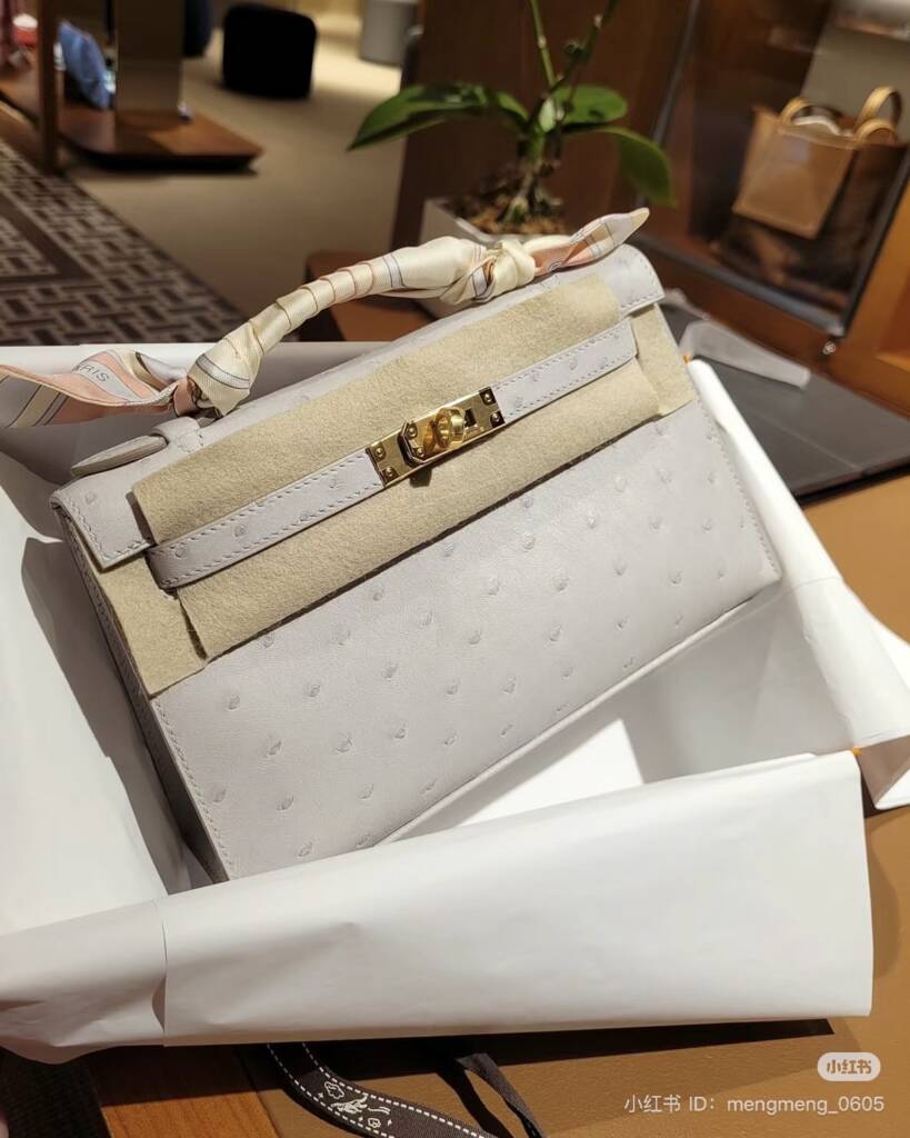 Petite Perfection: The Hermès Mini Kelly II vs. Kelly Pochette - PurseBop