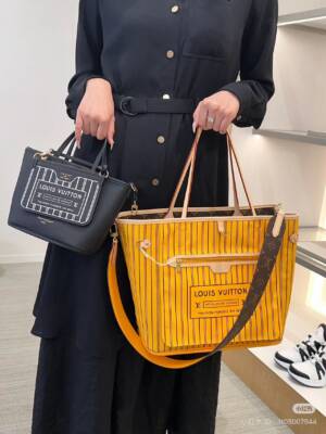 Turn Heads Twice: Louis Vuitton Neverfull Inside Out - PurseBop