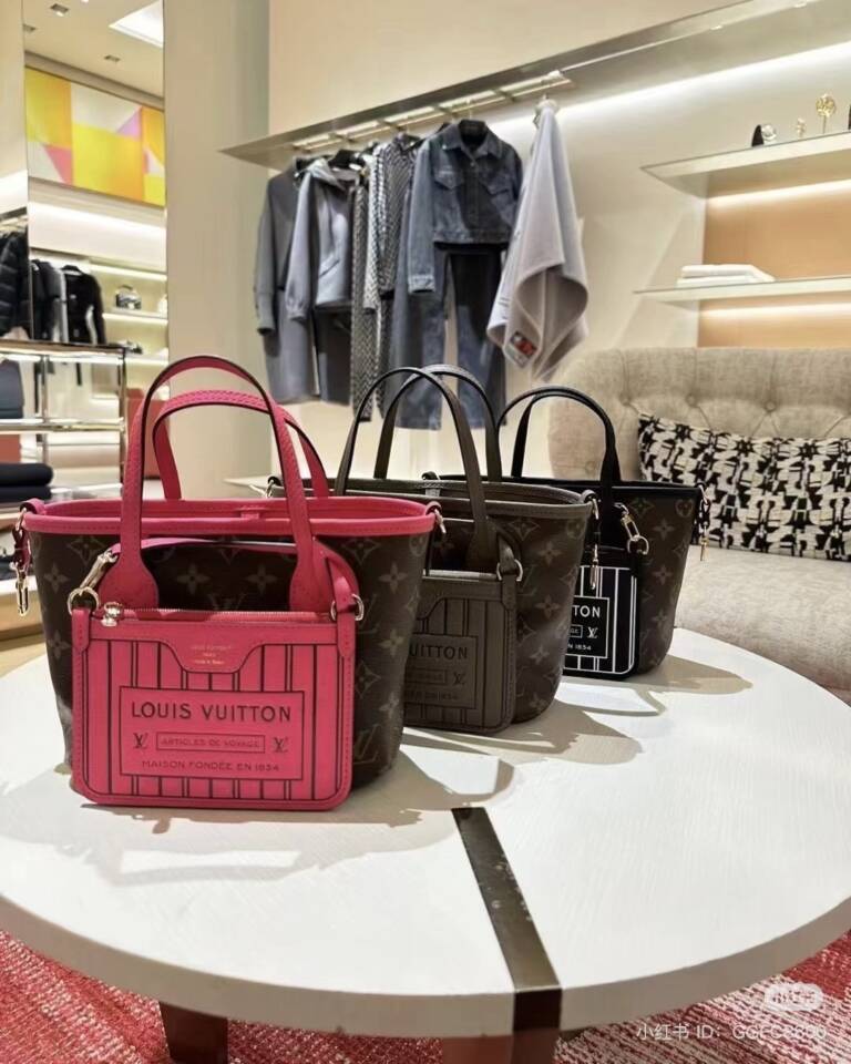 Turn Heads Twice: Louis Vuitton Neverfull Inside Out - PurseBop