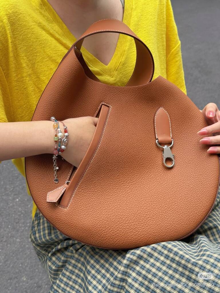 Everything You Need to Know About the Hermès Arçon Bag - PurseBop