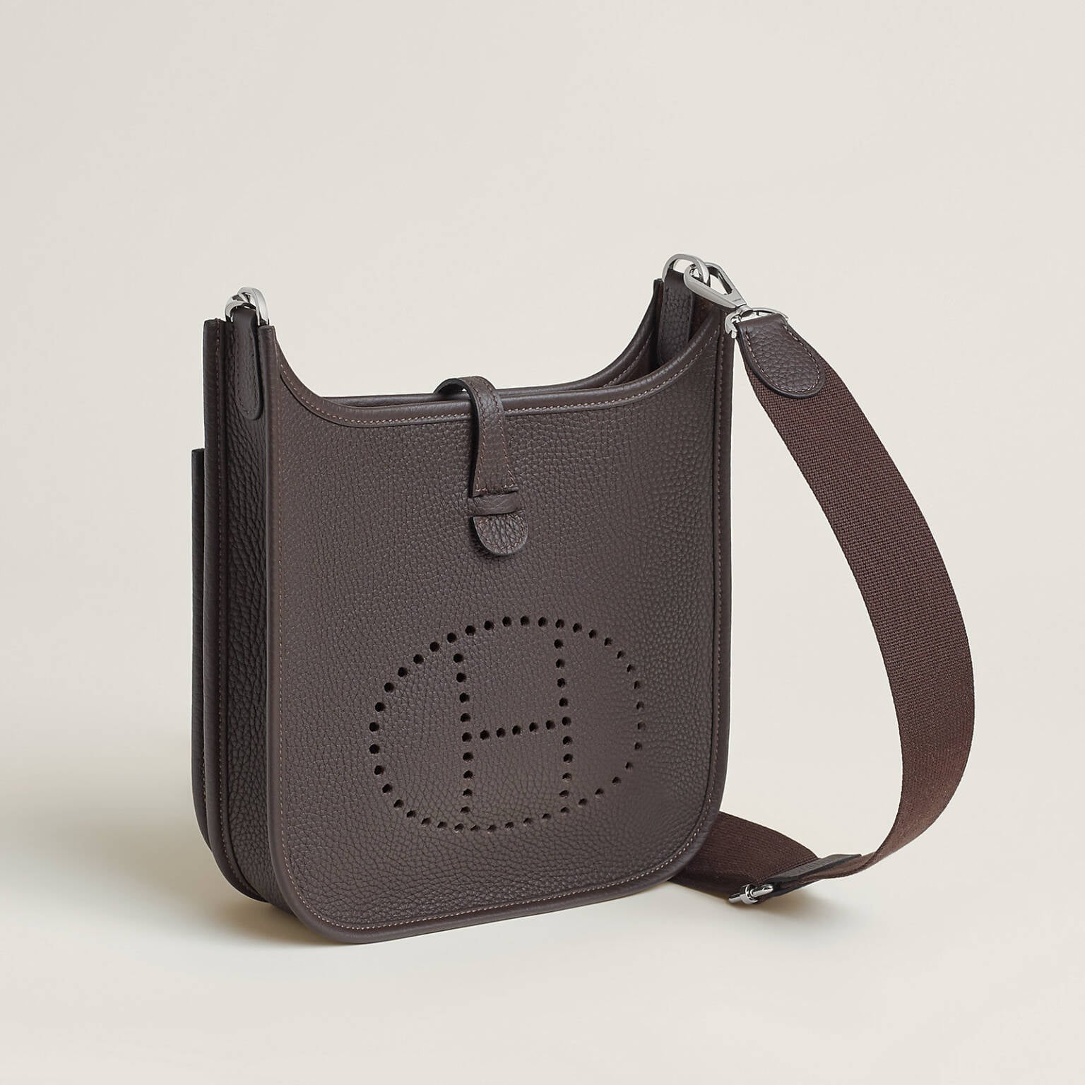 The Most Comprehensive Hermès Evelyne Bag Guide You'll Find Anywhere ...